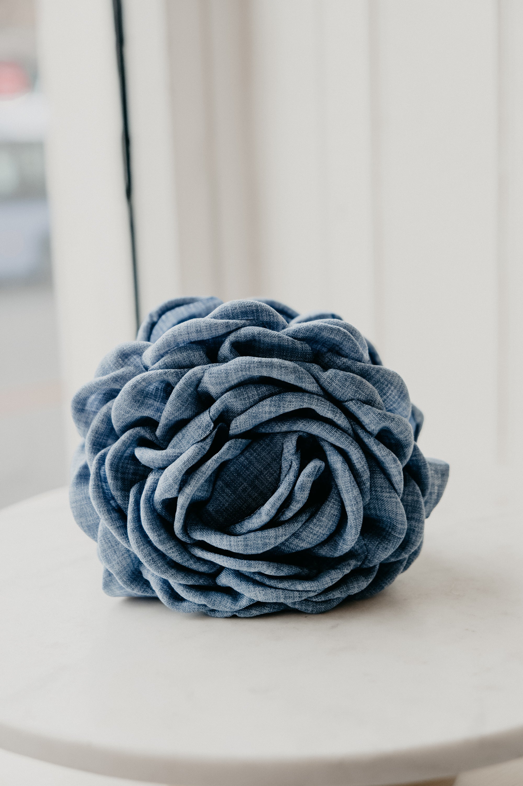 Alysa Dark Denim Blue Rose Claw Clip – Ajouter
